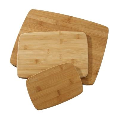 Cina 14 x 11 x 0,8 pollici di superficie reversibili di insieme di bambù del tagliere di 3 in vendita