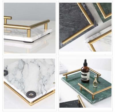 Cina Il bagno smerigliatrice Tray With Gold Metal Handle rettangolare di marmo in vendita