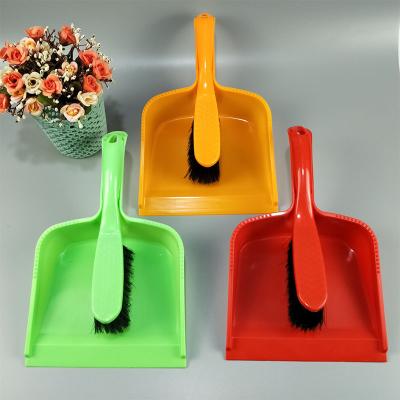 China Polypropylene Desktop Mini Dustpan And Brush Set Red Yellow Green for sale