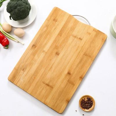 Cina Macellaio di bambù antibatterico Block Cutting Board con la maniglia 650g 700g 800g in vendita