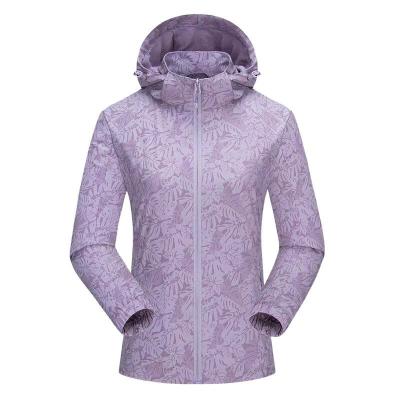 Cina Customized Logo Spring Outdoor Coat Baseball Varsity Jackets Sport Wear For Women in vendita