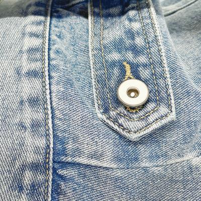 Cina L'annata delle donne Stonewash l'OEM su ordinazione Logo Apparel del rivestimento del denim in vendita