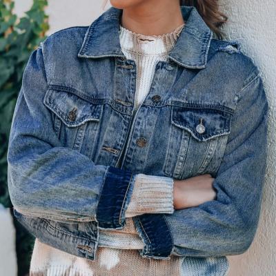 Cina La tasca Jean Jacket Button Up Ripped della falda dell'elastam del cotone ha afflitto il rivestimento del denim in vendita
