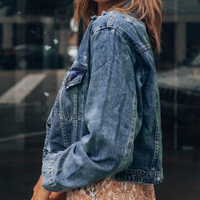 Cina La tasca Jean Jacket Button Up Ripped della falda dell'elastam del cotone ha afflitto il rivestimento del denim in vendita