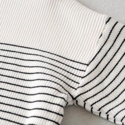 Cina Il maglione a strisce 100% del blocchetto di colore del poliestere 7GG delicatamente ha tricottato le cime con la chiusura lampo in vendita