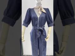 Una nuova denim di estate/di 2022 primavere ragazza a maniche lunghe integrale sportiva