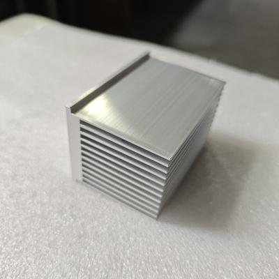 China Energy Saving Anti Oxidation Aluminum Heatsink with Precision Extrusion Molding for Energy Storage System for sale