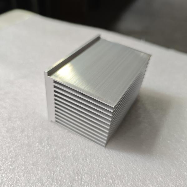 Quality Energy Saving Anti Oxidation Aluminum Heatsink with Precision Extrusion Molding for Energy Storage System for sale