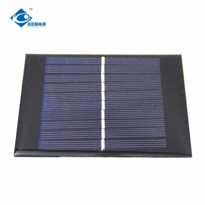 Cina 1.3W Wholesale Poly Light Weight Portable Solar Panels ZW-10882-5V Epoxy Resin Solar Panel 5V in vendita
