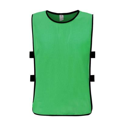 中国 フットボールのユニフォームは注文のロゴを印刷したベストをに対してweartraining安い混戦のベストのapirallsを卸し売りする 販売のため