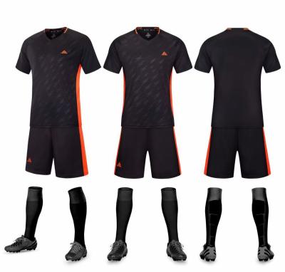中国 チーム フットボールのキットのフル セットのサッカーのキットの子供のための均一サッカーのキットを訓練している大人の子供 販売のため