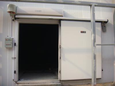 China Vaccine Storage Cold Room Sliding Door with Assembled Electrical Heater Defrost Frame for sale