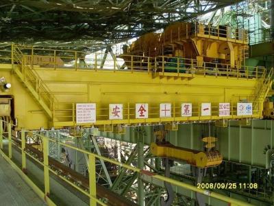 Cina Gru resistente dell'acciaieria di metallurgia di Ton Double Beam Crane Heat del peso leggero 200/50 in vendita
