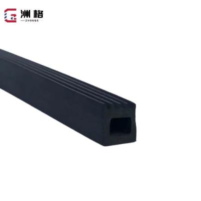 中国 硬さ 65±5/ 防水ドア用のEPDM保温ゴムシールストラップ 販売のため