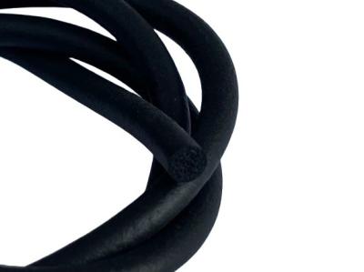 Cina EPDM rotondo di schiuma di striscia di sigillamento spugna di gomma anello cordone con intervallo di temperatura 40-120 in vendita