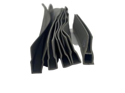 Cina Stampi di taglia personalizzata Pvc porta Sotto soglia Striscia di sigillo Weatherstrip Striscia di sigillo porta in vendita