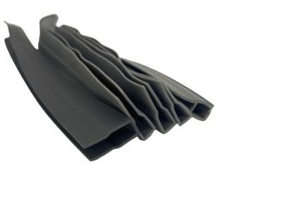Cina Stampi di taglia personalizzata Pvc porta Sotto soglia Striscia di sigillo Weatherstrip Striscia di sigillo porta in vendita