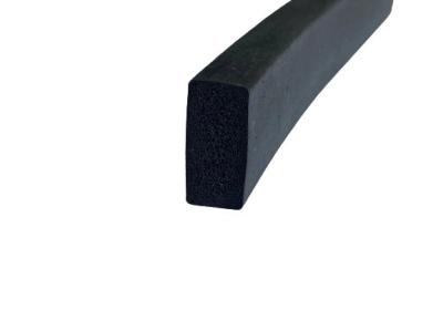 Cina 15-30 SHA Durezza Spugna di schiuma EPDM Chiusura di lucchetto Guarnizione di gomma marina in vendita