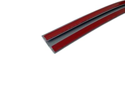 Cina Stringhe di tenuta per porte e finestre in EPDM PVC SILICONE estruso per la funzione antinsettica in vendita