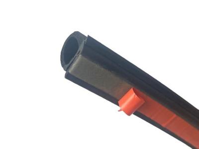 Cina 65±5 Durezza Striscia di gomma autoadesiva personalizzabile per porte e finestre in vendita