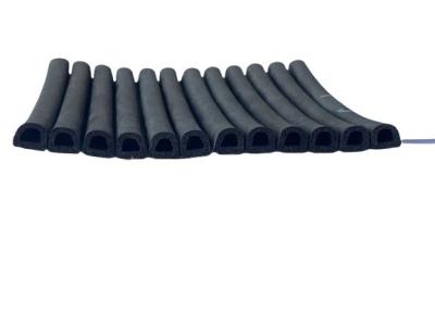 Cina Durezza personalizzabile Tela di gomma autoadesiva di schiuma EPDM di tipo D per porte e finestre in vendita