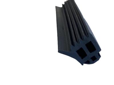 Cina Versatile EPDM di gomma rossa per porte e finestre con certificato ISO9001 2015 in vendita