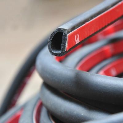 Cina 3M Self Adhesive D Shape Rubber Foam Sealing Strip per auto resistente alle intemperie e durevole in vendita
