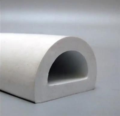 Cina Scavo EPDM a forma di P resistente 2 metri Sgombero di gomma Strisce di silicio per cappuccio e finestrino di auto in vendita