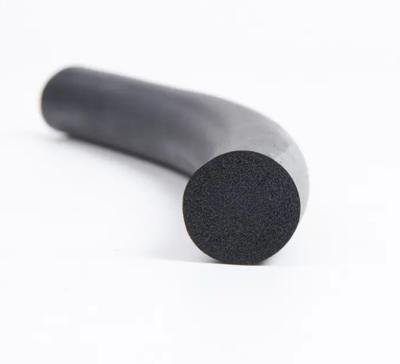 Cina Taglio a temperatura di guarnizione rettangolare in schiuma di silicone nera per strisce di sigillo di gomma spugna in vendita