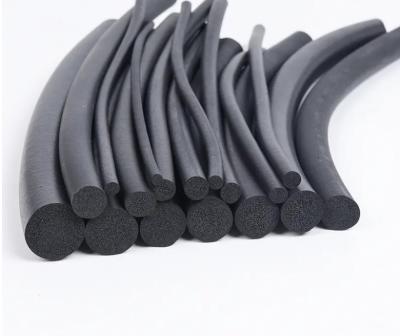 Cina Taglio a temperatura di guarnizione rettangolare in schiuma di silicone nera per strisce di sigillo di gomma spugna in vendita