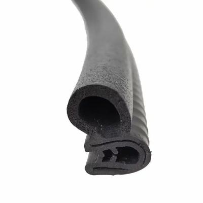 China 65±5 Hardheid Foam EPDM Rubber Strip Seal voor onderkant van aangepast weerglas Te koop