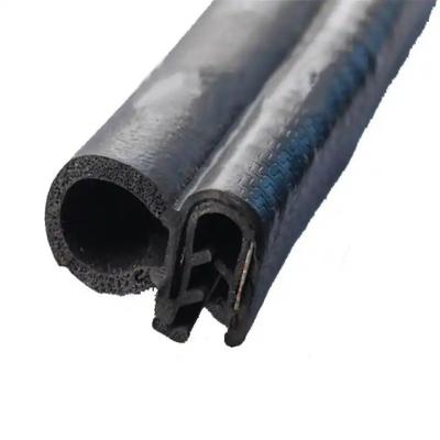 Chine Production de bandes de bord en caoutchouc extrudé pour les portes de voitures à vendre