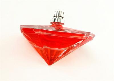 Cina La bottiglia di profumo del diamante di forma del triangolo, cura di pelle di vetro imbottiglia il colore rosso in vendita