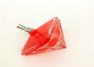 Cina La bottiglia di profumo del diamante di forma del triangolo, cura di pelle di vetro imbottiglia il colore rosso in vendita