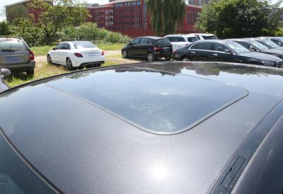 Cina SUV medio Benz EV Car 2022 Mercedes Benz EQC 350 4MATIC 5 posti a sedere 5 porte in vendita