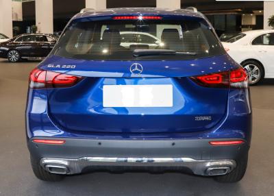 Cina Mercedes Benz 2023 GLA 220 5 porte 5 posti SUV compatto a benzina di lusso in vendita