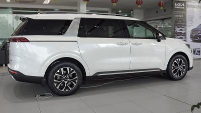 China 2.0T Deluxe Edition benzinevoertuigen KIA Carnival MVP 2021 5 deurs 7 zitplaatsen MPV Te koop