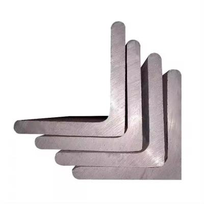 China 70*5 mm niet-gelegeerd laagkoolstofstaal hoekstaal voor het perforeren van bouwconstructies Te koop