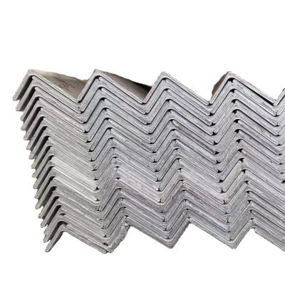 China ASTM-klasse warmgewalst koolstofstaal ongelijk hoek ijzer voor bouwmaterialen Te koop
