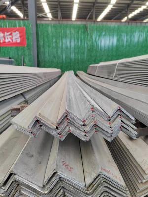 China Warmgewalst Angelstaal/MS-hoeken L-profiel Gelijk of ongelijk Staalhoeken Prime Tolerance van ±1% Te koop