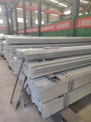 Cina Acciaio galvanizzato angolo ferro/acciaio/MS GB Standard side slot fatturazione per peso effettivo in vendita