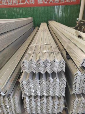 Cina GB Standard Q195 Q235 Bar angolare a gambe uguali per auto Costruzione navale e costruzione in vendita
