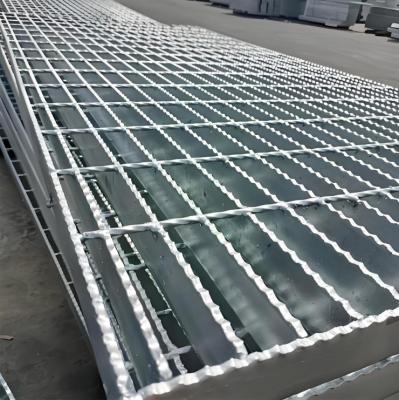 China Galvanized Steel Bar Floor Grating Walkway with 50mm Pitch and ISO9001 Certificate for sale