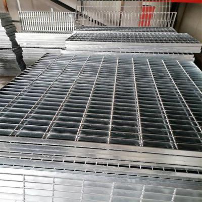 China Heavy Duty Hot Dipped Galvanized Steel Grating Walkway for Industrial Applications for sale
