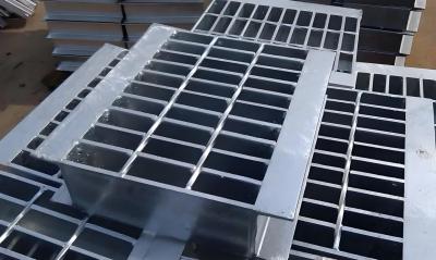 中国 工業設計スタイル 建物の建設のための熱浸した電熱鋼格子 販売のため