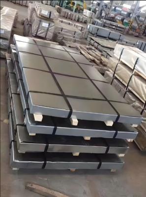 Cina PPGI bobine di acciaio galvanizzato preverniciate con disegno di diamante in rilievo GI per taglio, saldatura e piegatura in vendita