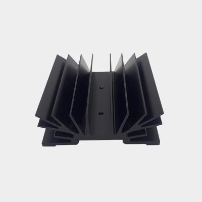中国 6000 Series Grade Aluminum Extrusion Heat Sink , Black Anodizing Aluminum Radiator 販売のため