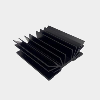 中国 6000 Series Grade Aluminum Extrusion Heat Sink , Black Anodizing Aluminum Radiator 販売のため