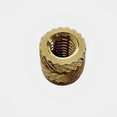 Cina Parti di tornitura in rame CNC di precisione personalizzate con disegno e campioni gratuiti con logo inciso in vendita