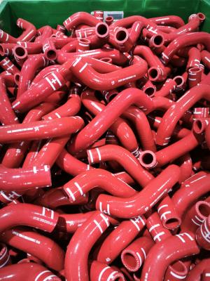 Cina Servizio di lavorazione di tubi di silicone per macchine di ingegneria in vendita